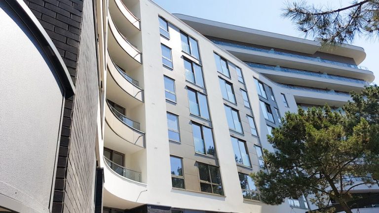 Berry Court, Bournemouth – Square 1 Facades